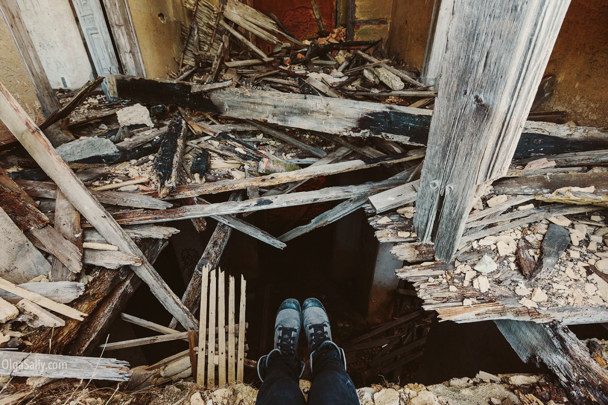 Abandoned castle of The Garbage King. Palácio do Rei do Lixo, Portugal